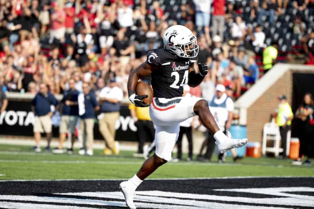 2022 Senior Bowl Running Backs: Jerome Ford, Brian Robinson Jr ...