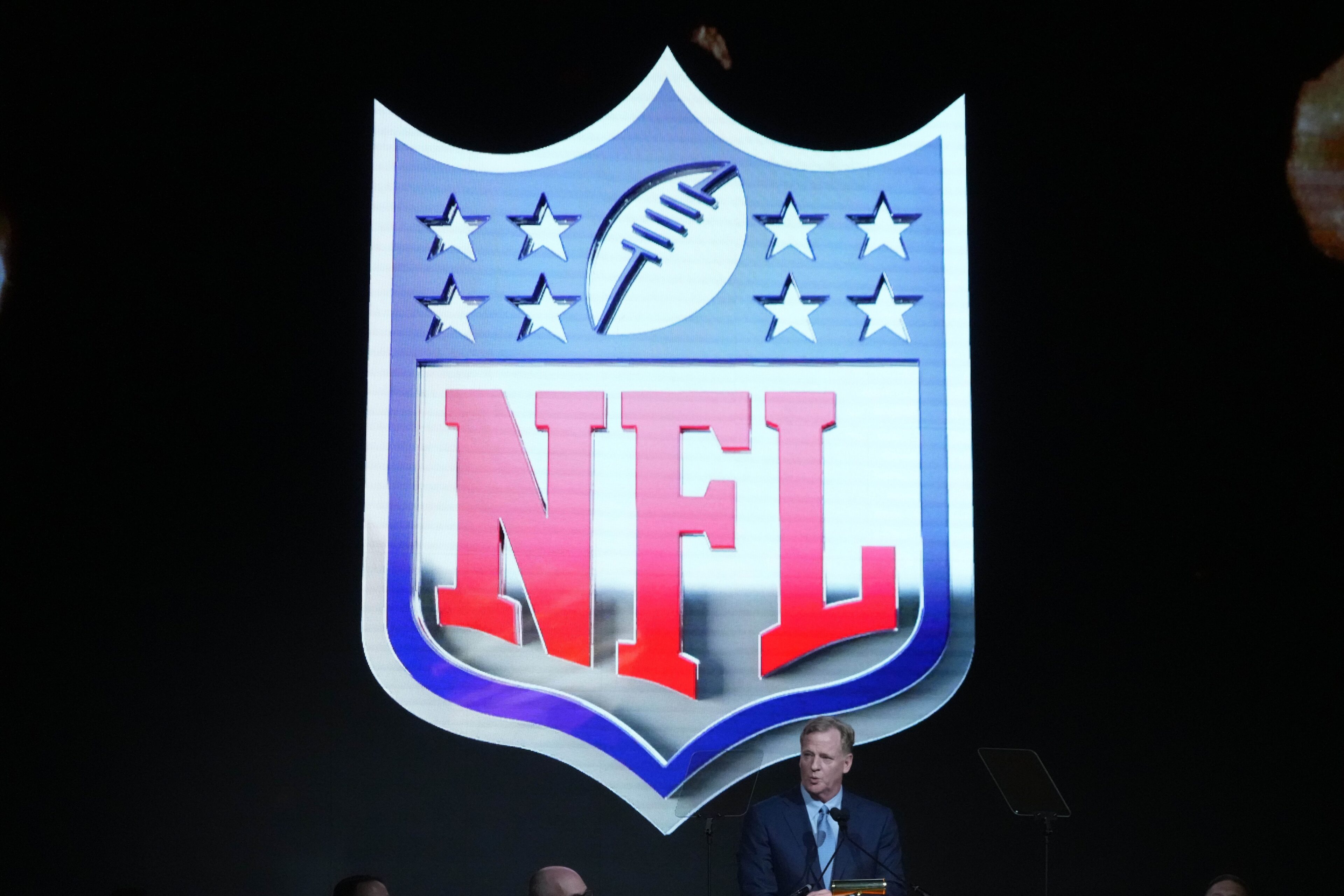 When Is the NFL Trade Deadline? Everything to Know About the 2023 Trade ...