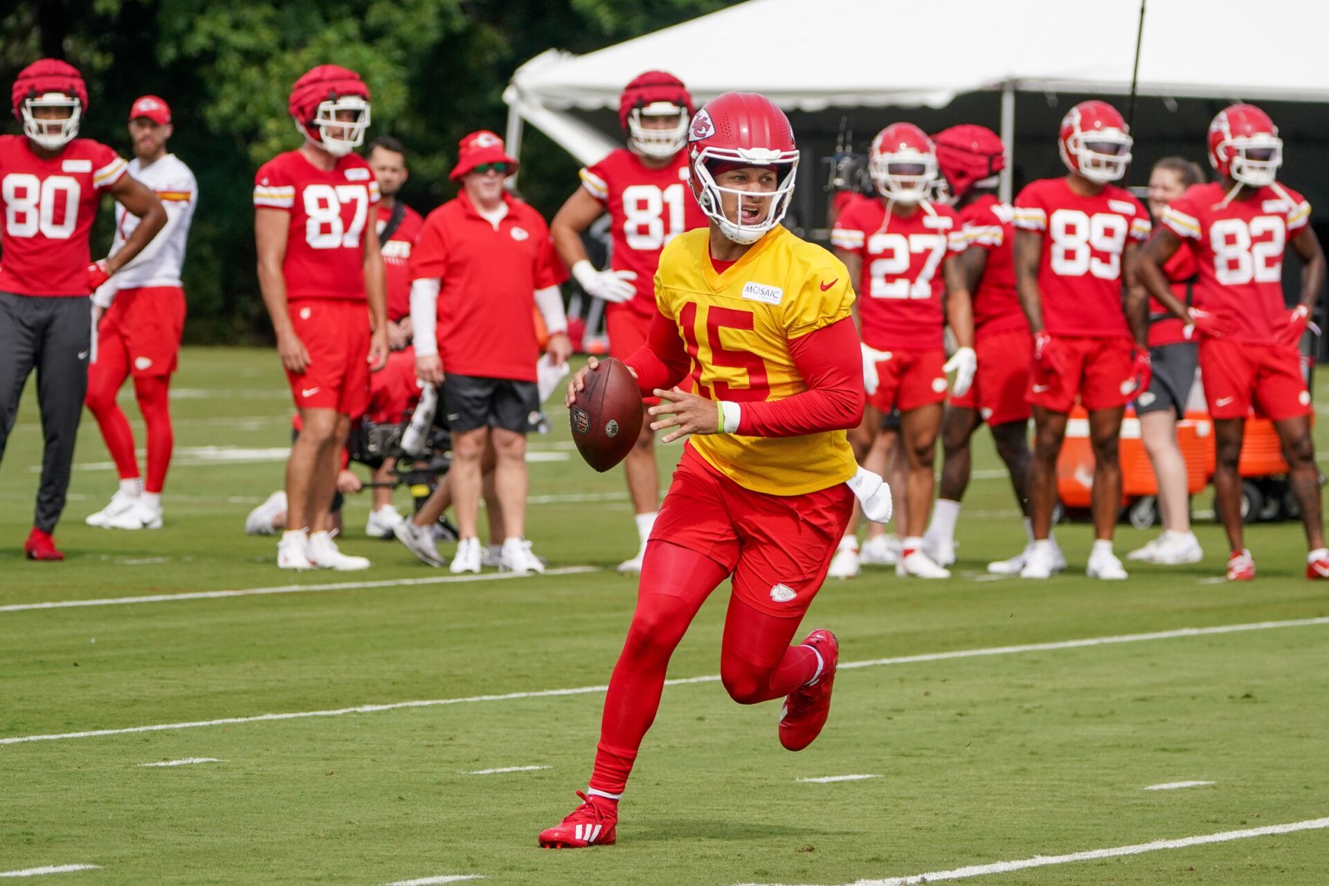 Is Patrick Mahomes Playing Today? Kansas City Chiefs QB To Play in ...