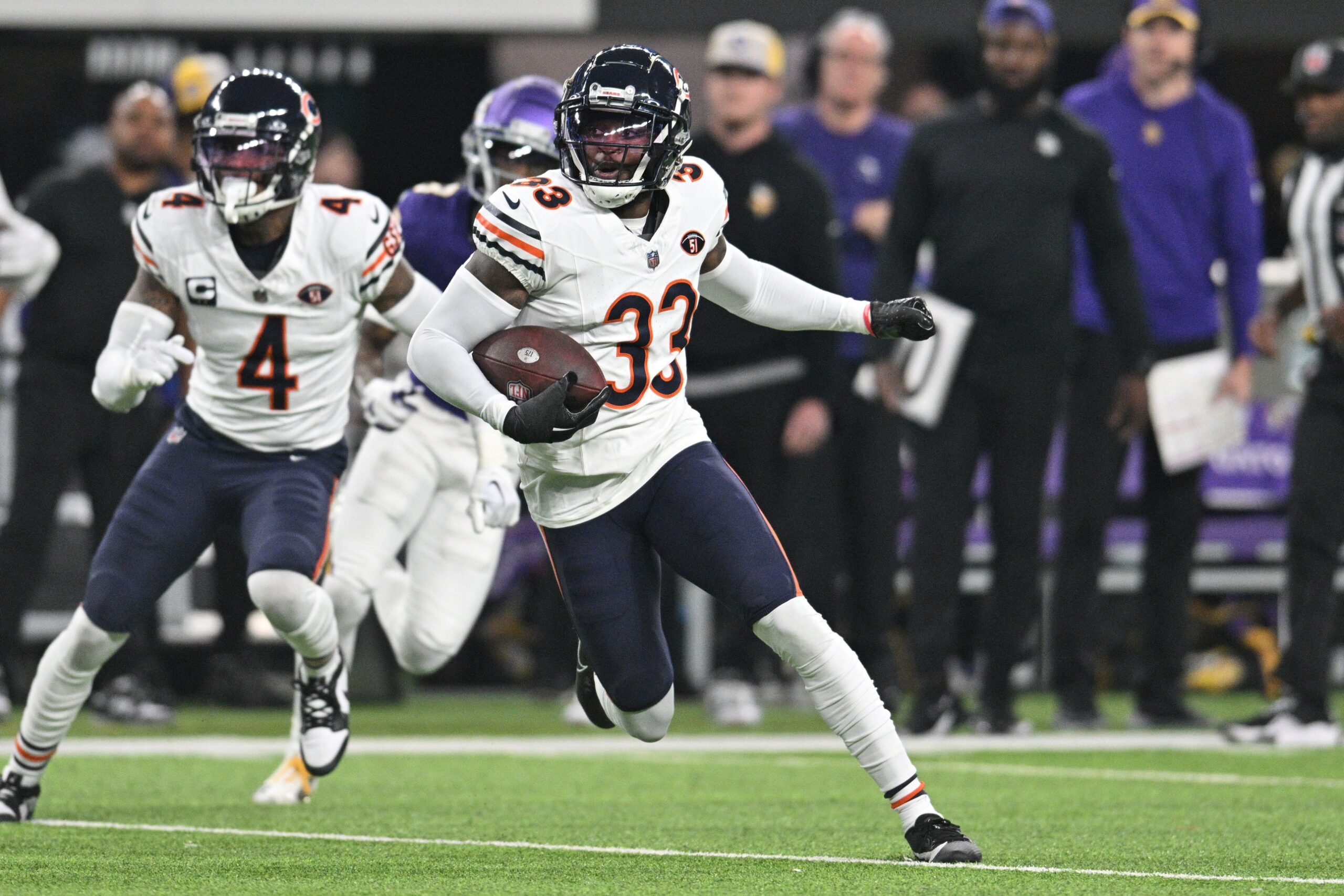 Jaylon Johnson Contract Details: Re-Signs With Bears for $76 Million ...