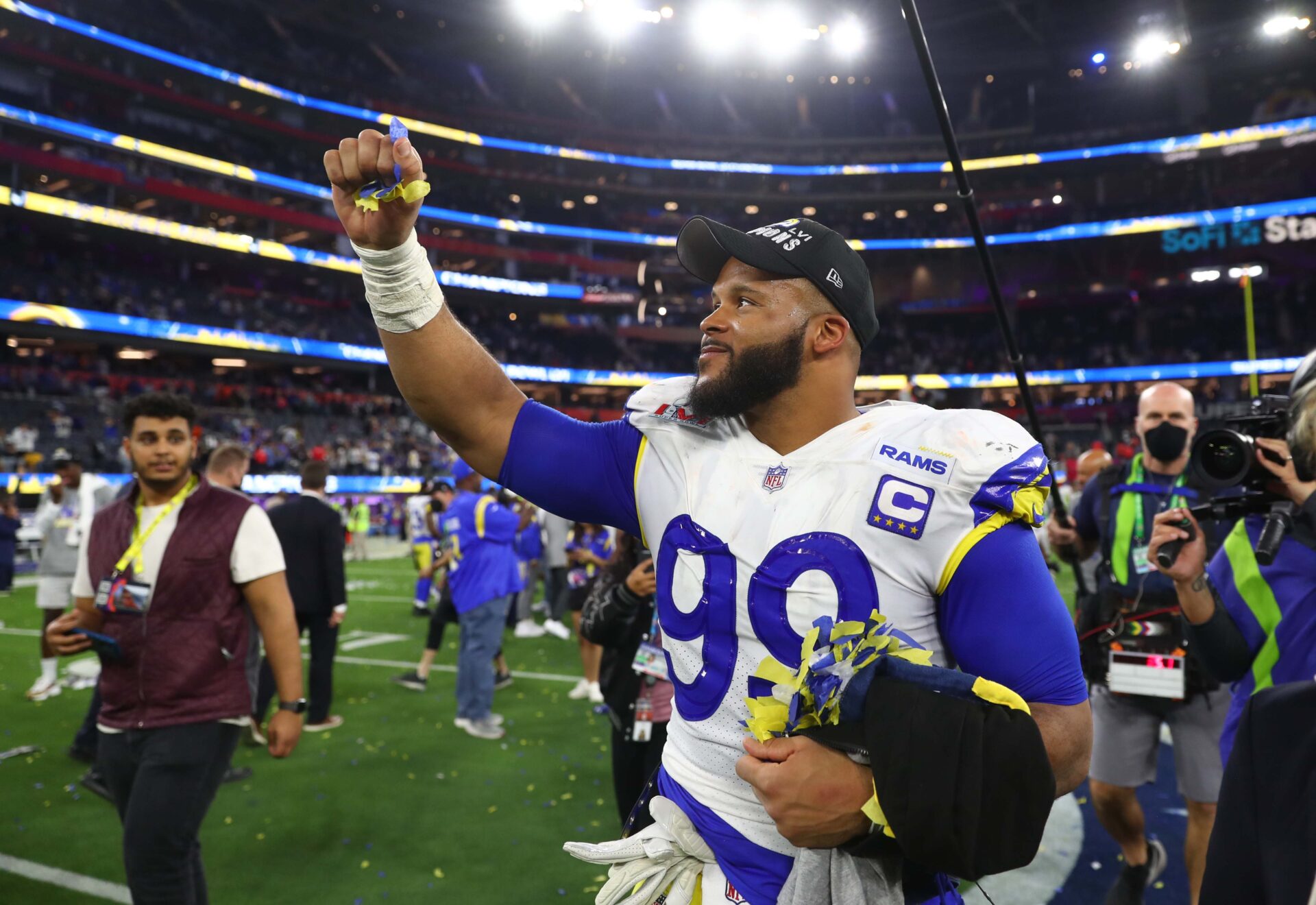 Is Aaron Donald the Greatest Defensive Player of All-Time? Where the ...