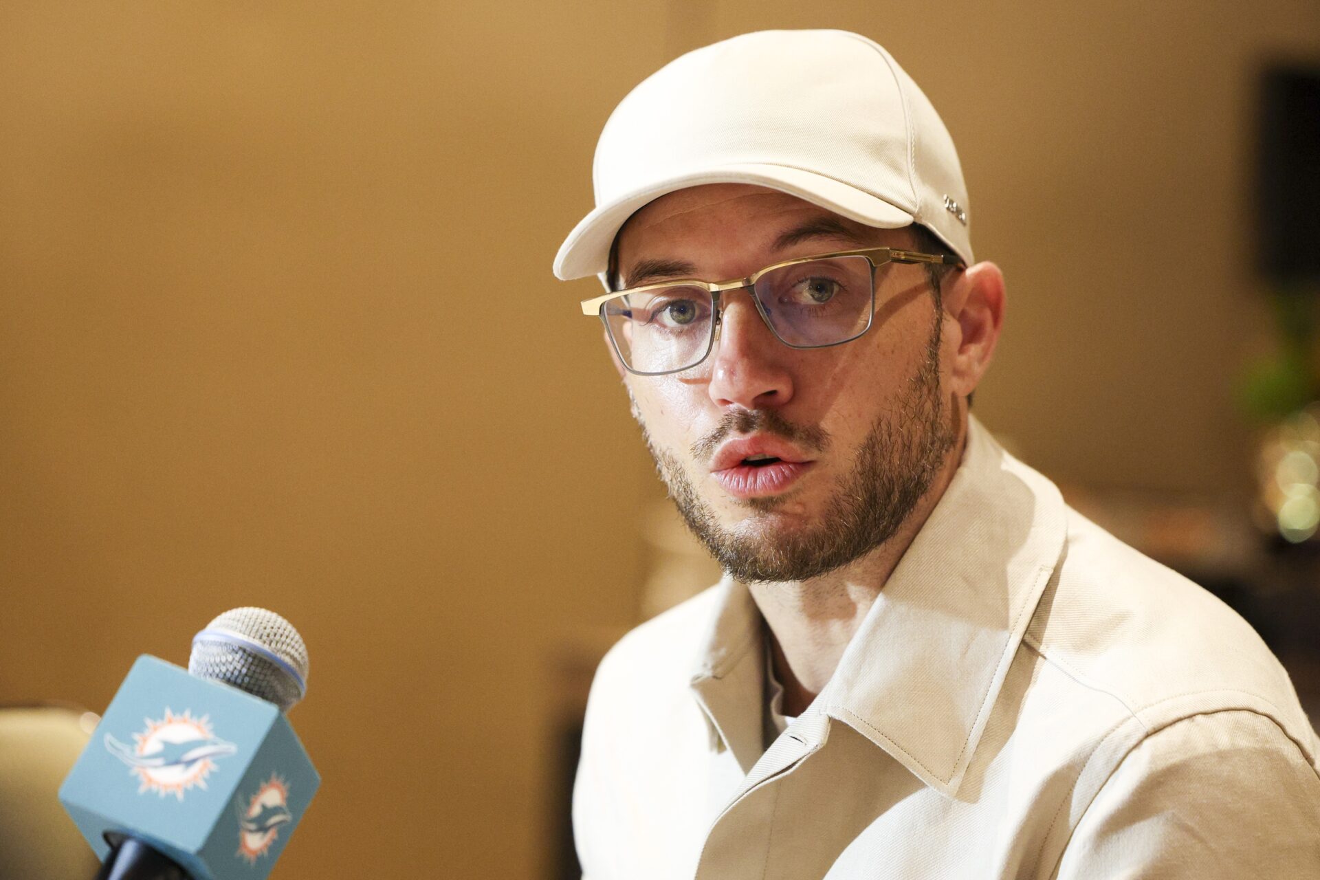 Mike McDaniel Reveals Who Will Call Plays for Miami Dolphins' Offense ...