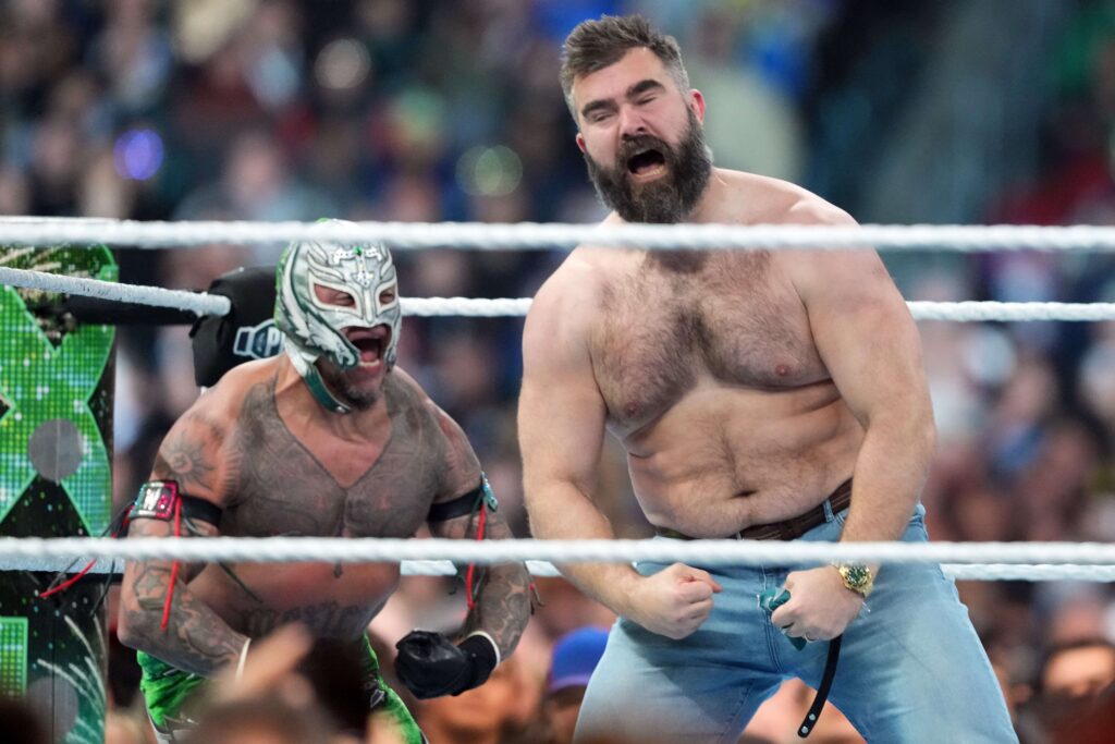"Philly Strong" - Jason Kelce and Lane Johnson Form Surprise Eagles Tag ...