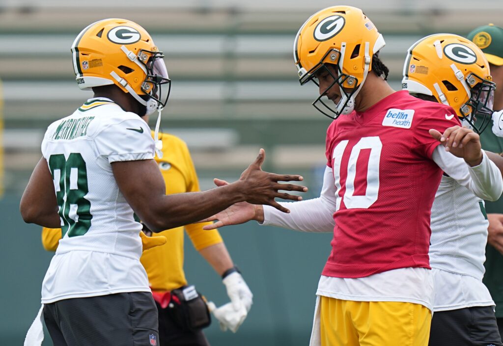 NFL Training Camp Holdout vs. Hold-In: Packers QB Jordan Love Is Latest ...
