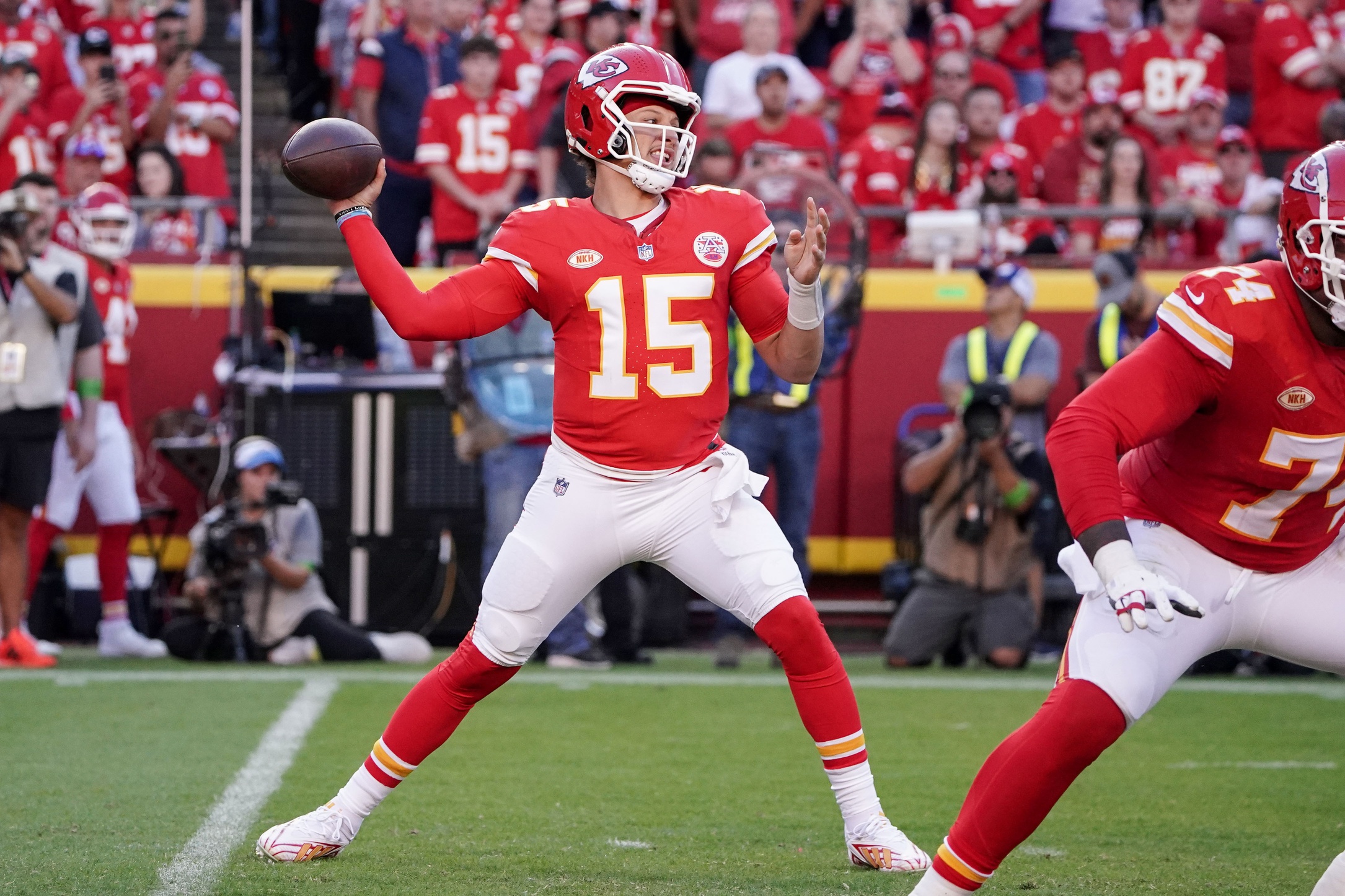 Is Patrick Mahomes Playing Today? Update on Status of Kansas City ...